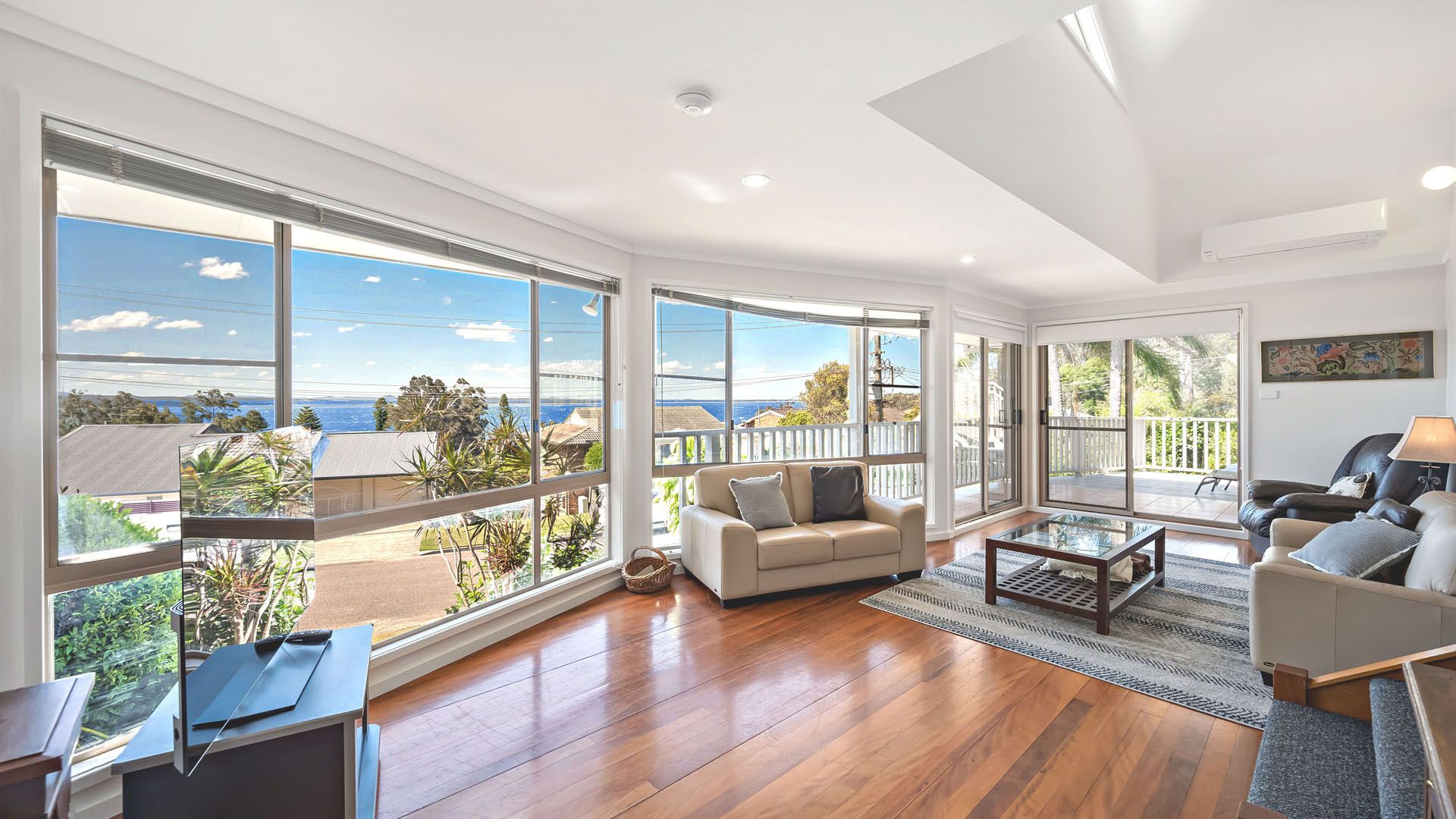 Beautiful View Corlette - The Bay Holidays