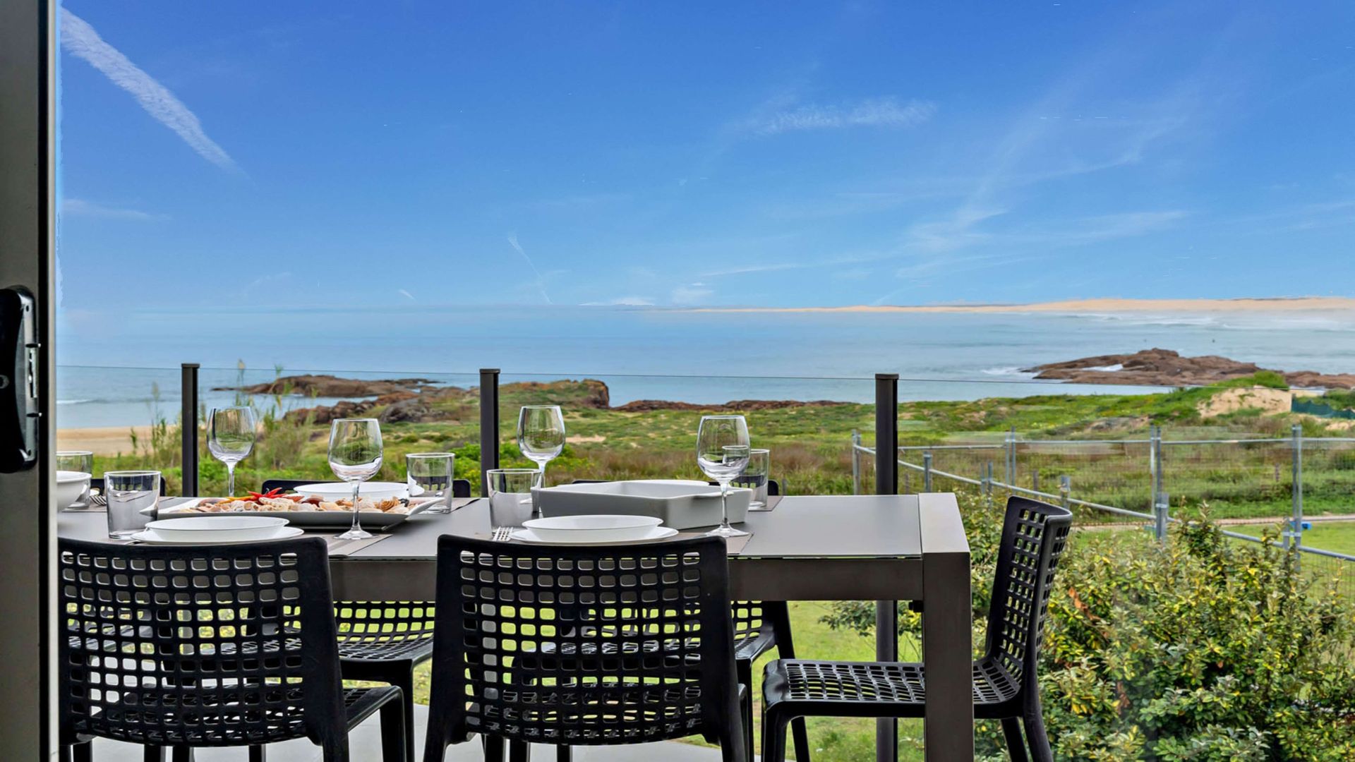 Birubi Beach House Anna Bay - Beachfront - The Bay Holidays